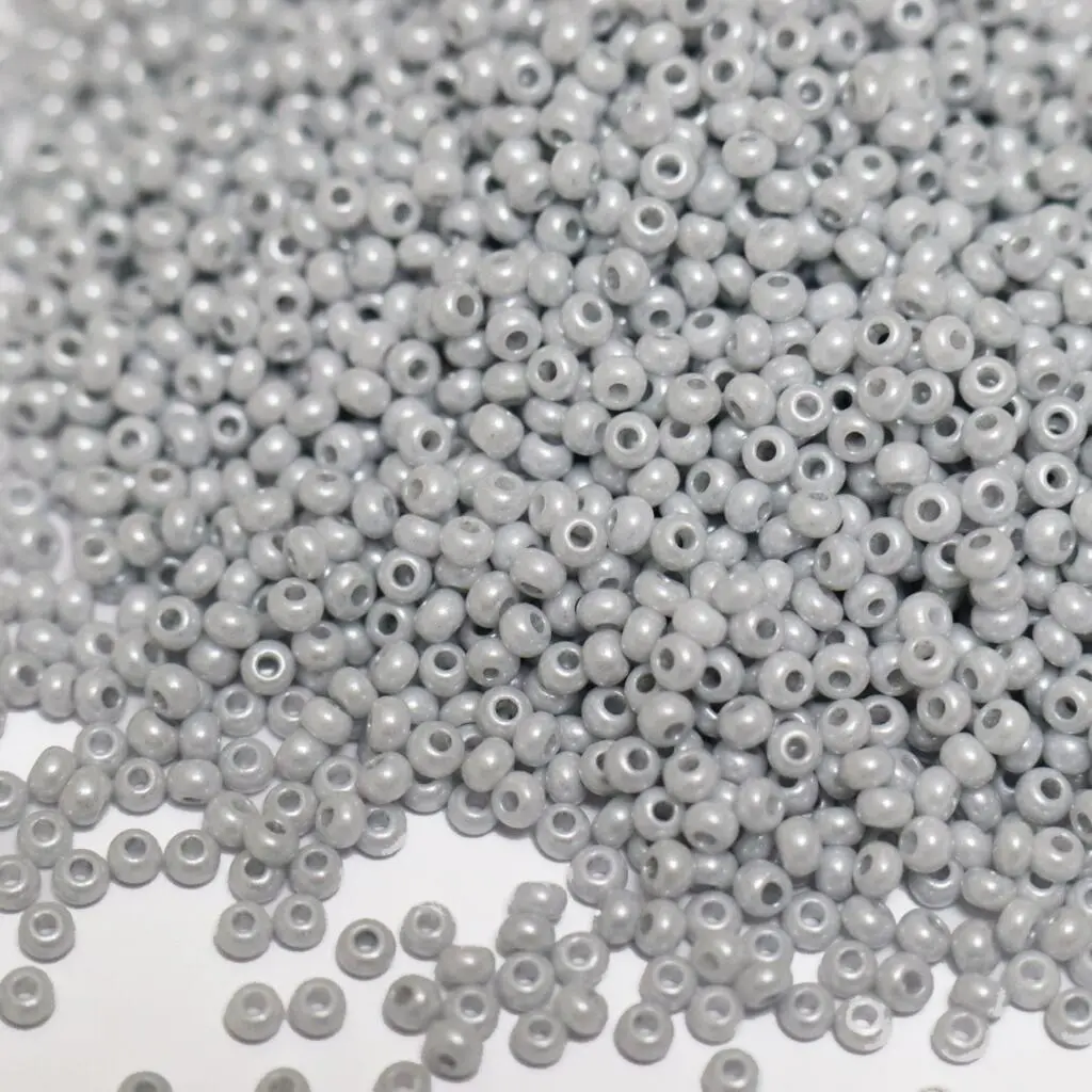 16541 10/0 чеський бісер Preciosa, 5 г, сірий, непрозорий крейдяний ...